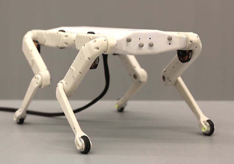 3D프린트한 로봇 개(Robot Dog)